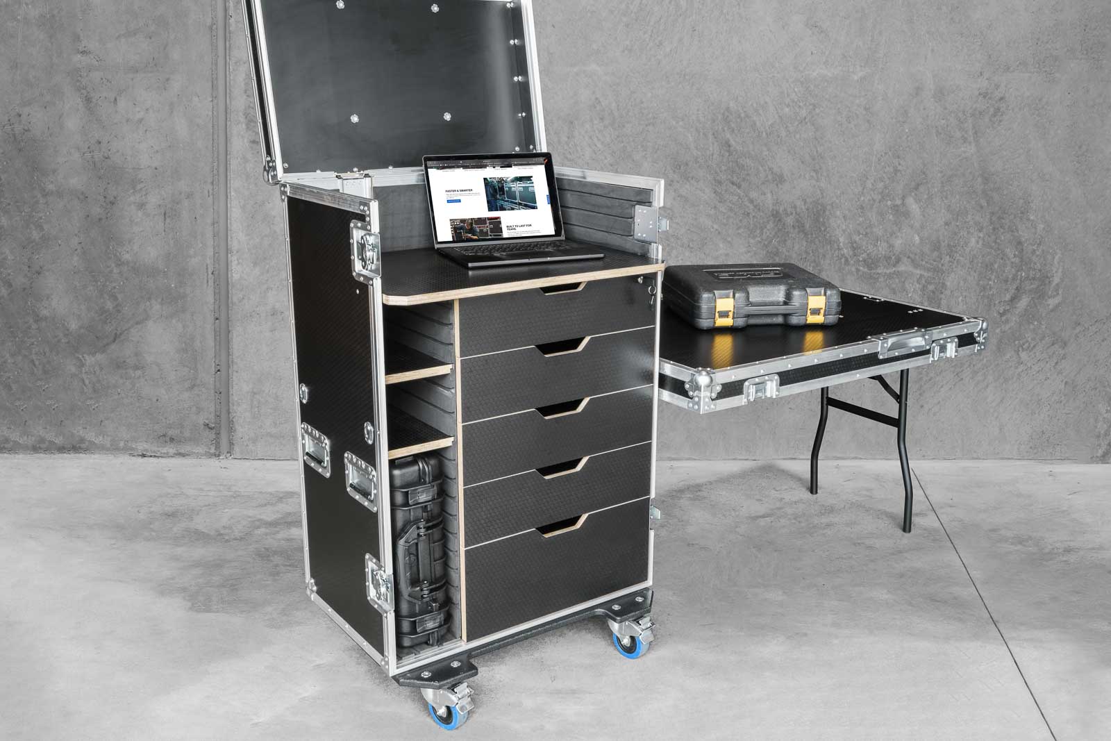 24 x 30 Workstation | Road Case with Drawers | Fiasco Cases – Fiasco ...